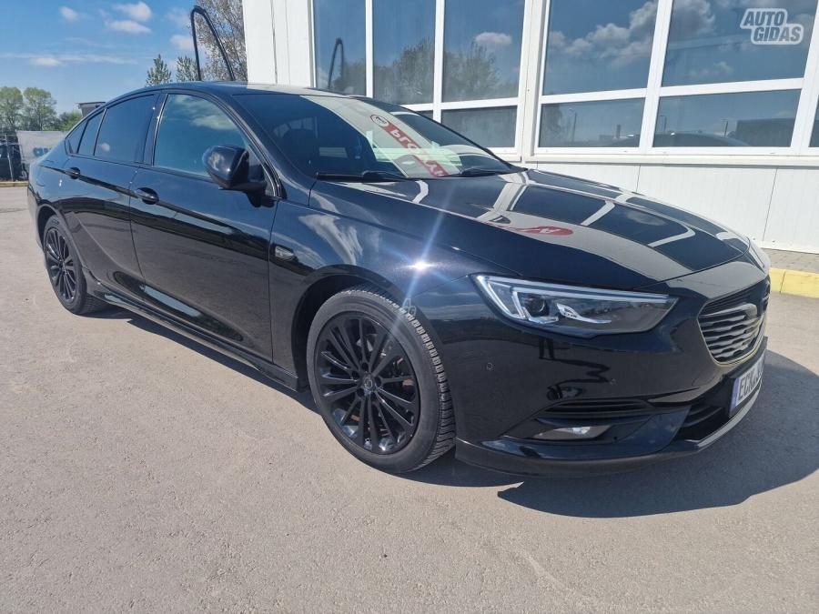 Black Opel Insignia 2017 in Kretinga, with an engine capacity of 2.00 L and mileage of 203 thousand km for 12499 €, photo 3 on AUTOMOTO.COM.LV
