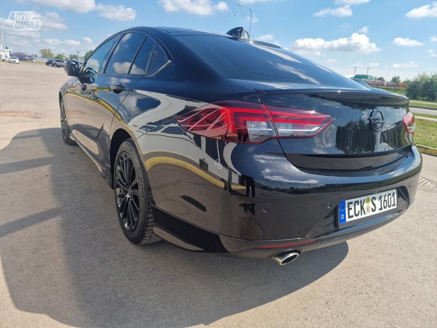 Black Opel Insignia 2017 in Kretinga, with an engine capacity of 2.00 L and mileage of 203 thousand km for 12499 €, photo 5 on AUTOMOTO.COM.LV