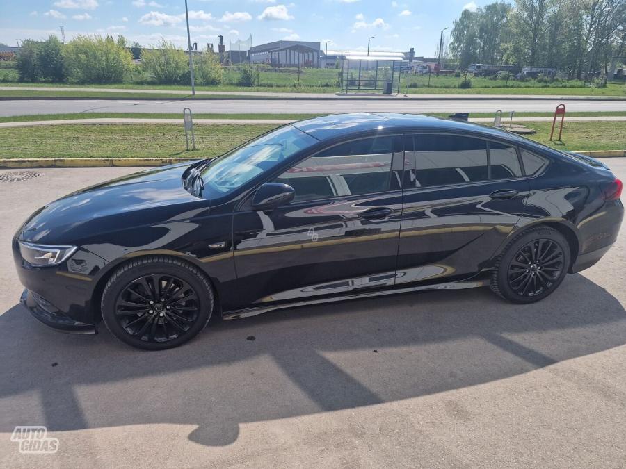 Black Opel Insignia 2017 in Kretinga, with an engine capacity of 2.00 L and mileage of 203 thousand km for 12499 €, photo 6 on AUTOMOTO.COM.LV