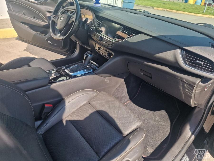 Black Opel Insignia 2017 in Kretinga, with an engine capacity of 2.00 L and mileage of 203 thousand km for 12499 €, photo 13 on AUTOMOTO.COM.LV