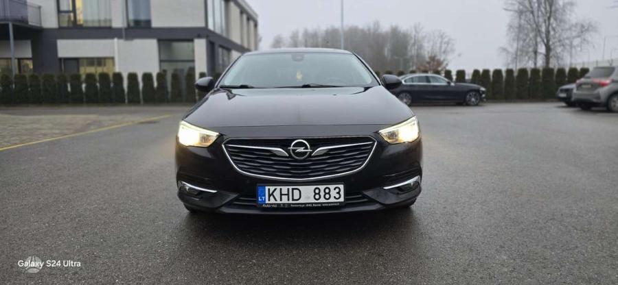 Black Opel Insignia 2018 in Kaunas, with an engine capacity of 1.50 L and mileage of 180 thousand km for 12600 €, photo 6 on AUTOMOTO.COM.LV