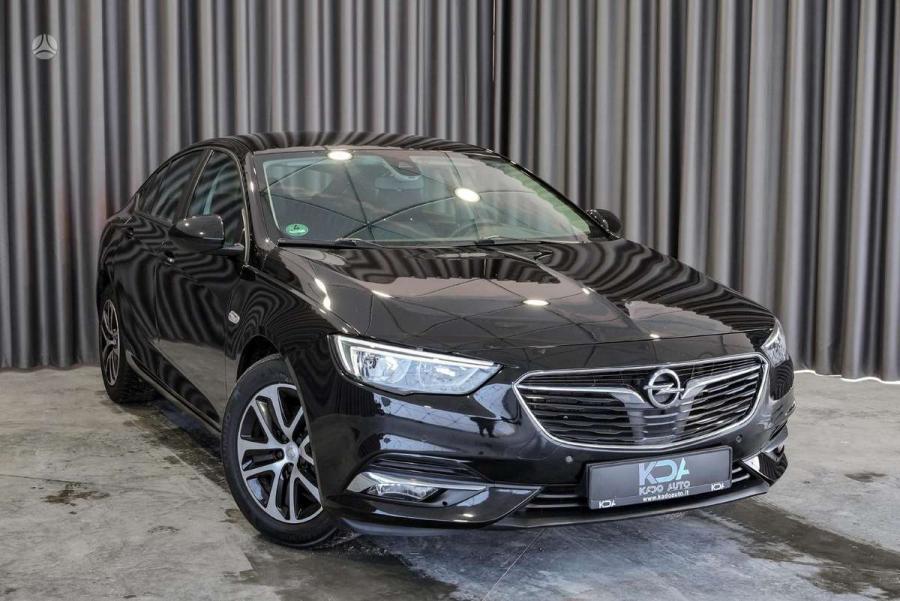 Black Opel Insignia 2018 in Marijampole, with an engine capacity of 1.60 L and mileage of 106 thousand km for 10950 €, photo 2 on AUTOMOTO.COM.LV