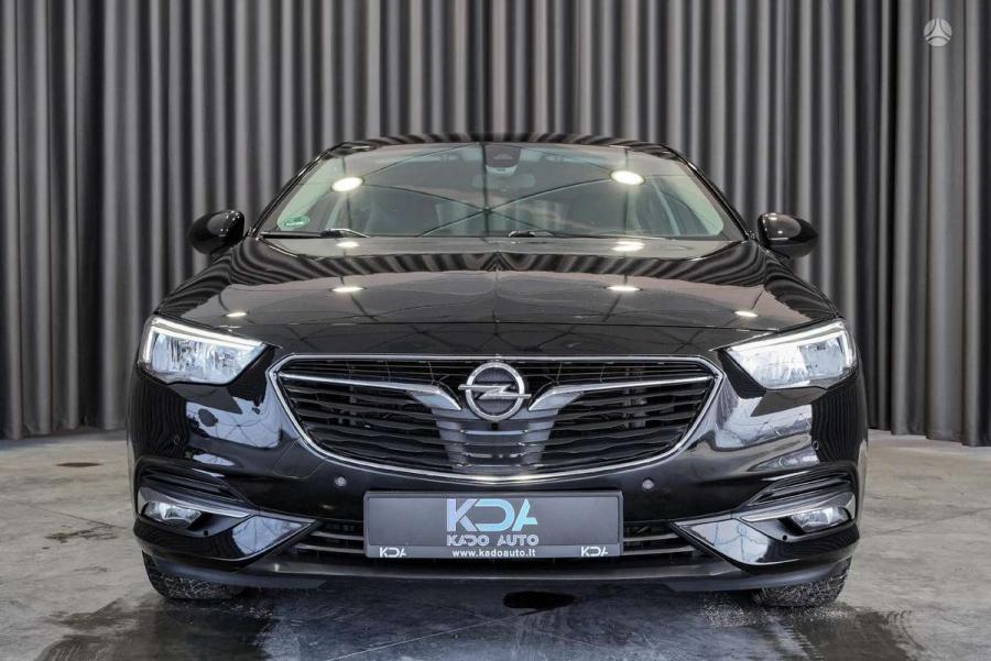 Black Opel Insignia 2018 in Marijampole, with an engine capacity of 1.60 L and mileage of 106 thousand km for 10950 €, photo 3 on AUTOMOTO.COM.LV