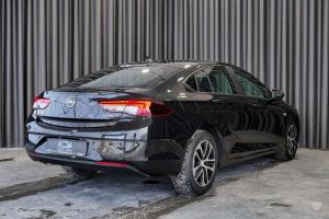 Black Opel Insignia 2018 in Marijampole, with an engine capacity of 1.60 L and mileage of 106 thousand km for 10950 €, photo 12 on AUTOMOTO.COM.LV