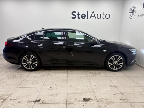 Black Opel Insignia 2020 in Vilnius, with an engine capacity of 1.50 L and mileage of 95 thousand km for 14490 €, photo 4 on AUTOMOTO.COM.LV