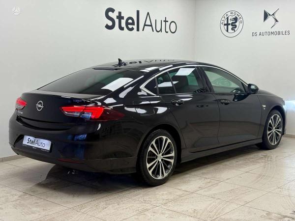 Black Opel Insignia 2020 in Vilnius, with an engine capacity of 1.49 L and mileage of 95 thousand km for 14490 €, photo 3 on AUTOMOTO.COM.LV
