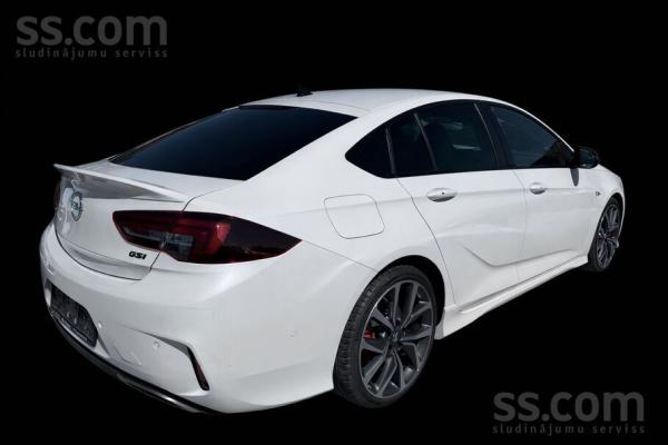 Black Opel Insignia 2020 in Jurmala, with an engine capacity of 2.00 L and mileage of 159 thousand km for 15500 €, photo 3 on AUTOMOTO.COM.LV