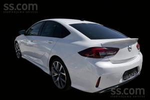 Black Opel Insignia 2020 in Jurmala, with an engine capacity of 2.00 L and mileage of 159 thousand km for 15500 €, photo 5 on AUTOMOTO.COM.LV