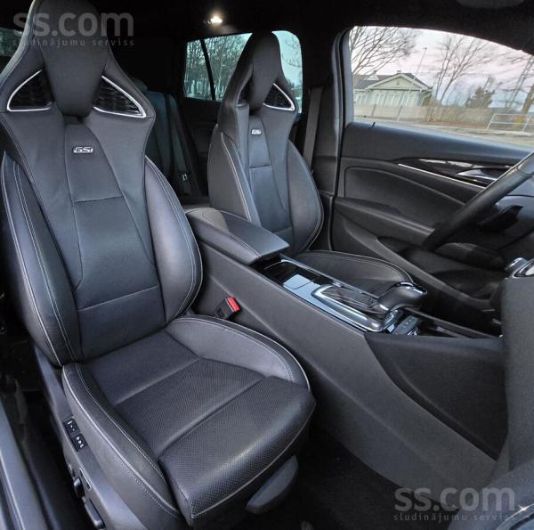 Black Opel Insignia 2020 in Jurmala, with an engine capacity of 2.00 L and mileage of 159 thousand km for 15500 €, photo 6 on AUTOMOTO.COM.LV