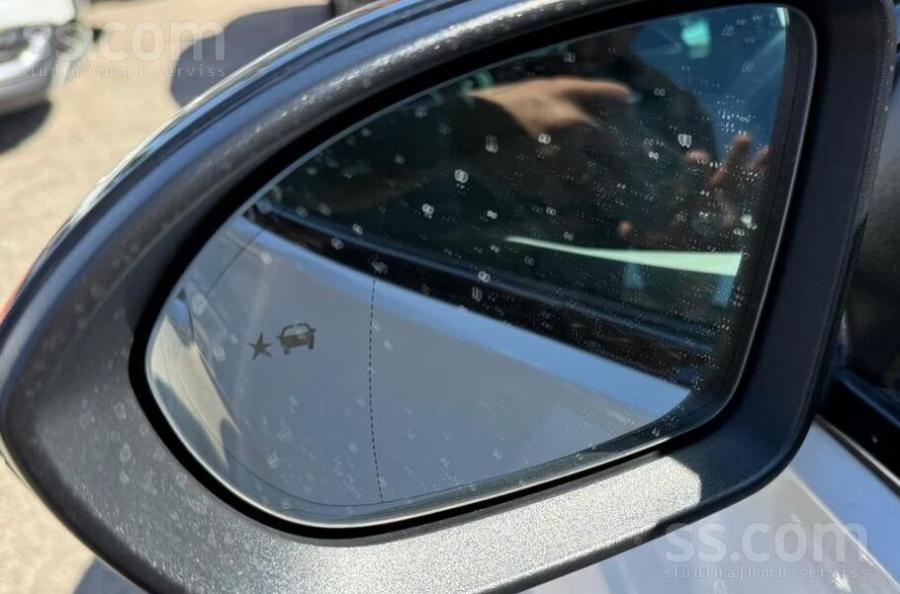 Black Opel Insignia 2020 in Jurmala, with an engine capacity of 2.00 L and mileage of 159 thousand km for 15500 €, photo 19 on AUTOMOTO.COM.LV