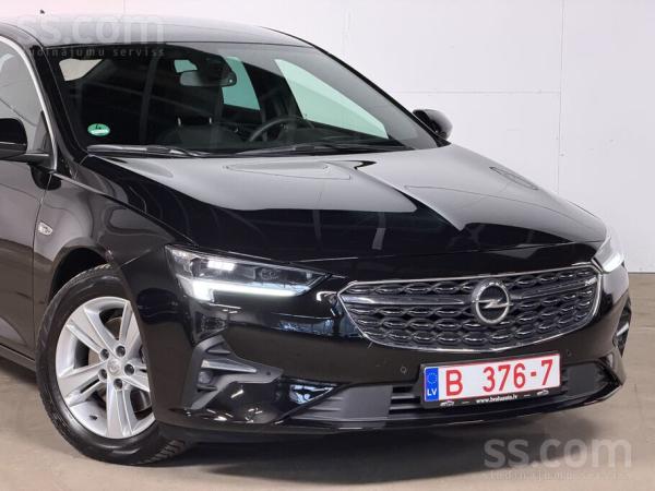 Black Opel Insignia 2020 in Jurmala, with an engine capacity of 2.00 L and mileage of 141 thousand km for 13850 €, photo 3 on AUTOMOTO.COM.LV