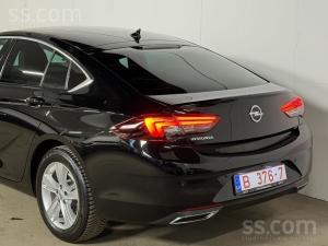 Black Opel Insignia 2020 in Jurmala, with an engine capacity of 2.00 L and mileage of 141 thousand km for 13850 €, photo 8 on AUTOMOTO.COM.LV