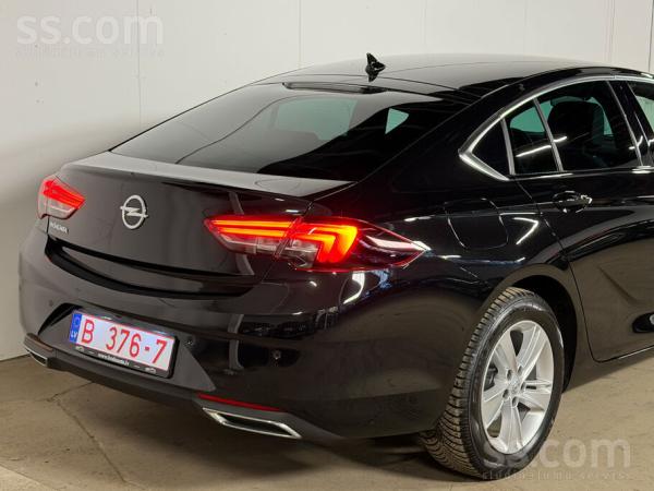 Black Opel Insignia 2020 in Jurmala, with an engine capacity of 2.00 L and mileage of 141 thousand km for 13850 €, photo 10 on AUTOMOTO.COM.LV