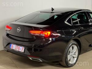 Black Opel Insignia 2020 in Jurmala, with an engine capacity of 2.00 L and mileage of 141 thousand km for 13850 €, photo 11 on AUTOMOTO.COM.LV