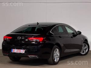 Black Opel Insignia 2020 in Jurmala, with an engine capacity of 2.00 L and mileage of 141 thousand km for 13850 €, photo 13 on AUTOMOTO.COM.LV