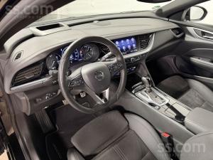Black Opel Insignia 2020 in Jurmala, with an engine capacity of 2.00 L and mileage of 141 thousand km for 13850 €, photo 15 on AUTOMOTO.COM.LV