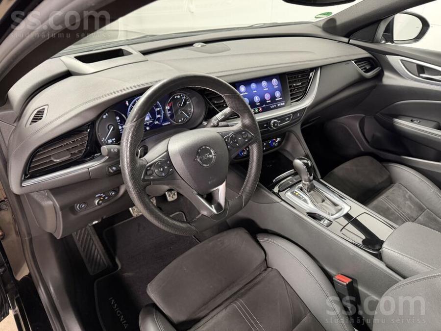 Black Opel Insignia 2020 in Jurmala, with an engine capacity of 2.00 L and mileage of 141 thousand km for 13850 €, photo 15 on AUTOMOTO.COM.LV