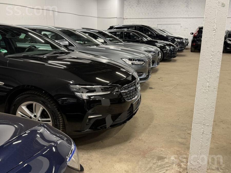 Black Opel Insignia 2020 in Jurmala, with an engine capacity of 2.00 L and mileage of 141 thousand km for 13850 €, photo 36 on AUTOMOTO.COM.LV