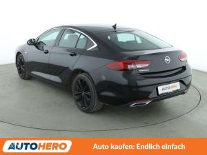 Black Opel Insignia 2021 in Kaunas, with an engine capacity of 2.00 L and mileage of 65 thousand km for 24620 €, photo 4 on AUTOMOTO.COM.LV