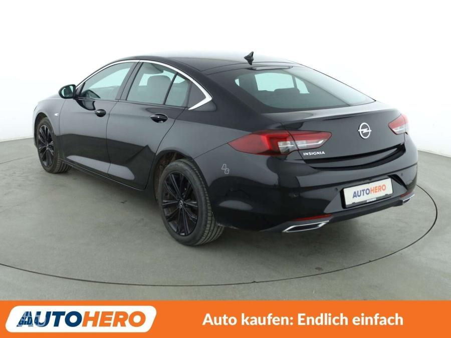 Black Opel Insignia 2021 in Kaunas, with an engine capacity of 2.00 L and mileage of 65 thousand km for 24620 €, photo 4 on AUTOMOTO.COM.LV