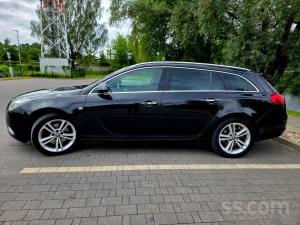 Black Opel Insignia 2009 in Riga, with an engine capacity of 2.00 L and mileage of 281 thousand km for 4800 €, photo 9 on AUTOMOTO.COM.LV