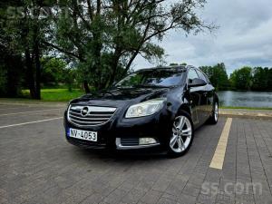 Black Opel Insignia 2009 in Riga, with an engine capacity of 2.00 L and mileage of 281 thousand km for 4800 €, photo 11 on AUTOMOTO.COM.LV