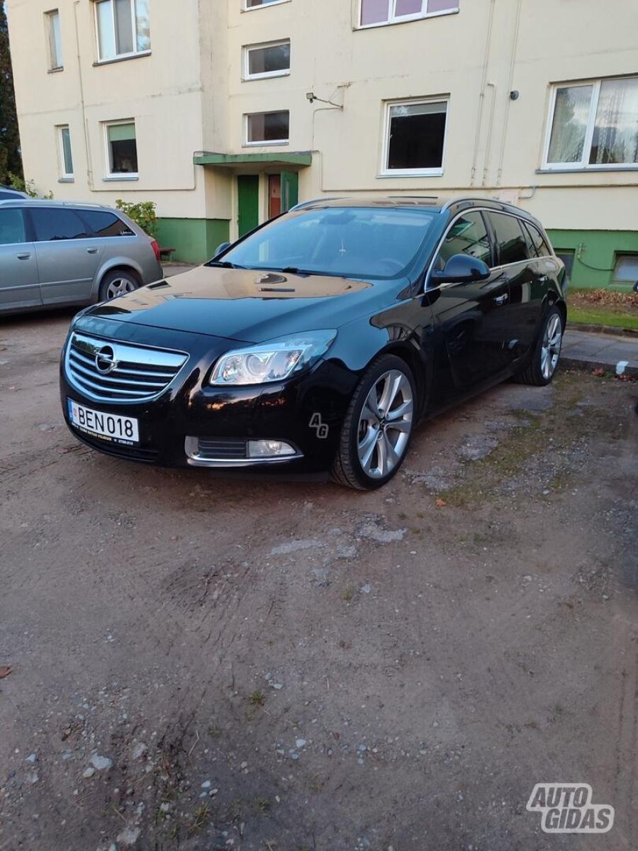 Black Opel Insignia 2009 in Pasvalys, with an engine capacity of 2.00 L and mileage of 320 thousand km for 3999 €, photo 1 on AUTOMOTO.COM.LV