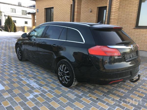 Black Opel Insignia 2009 in Riga, with an engine capacity of 1.80 L and mileage of 0 thousand km for 4500 €, photo 9 on AUTOMOTO.COM.LV