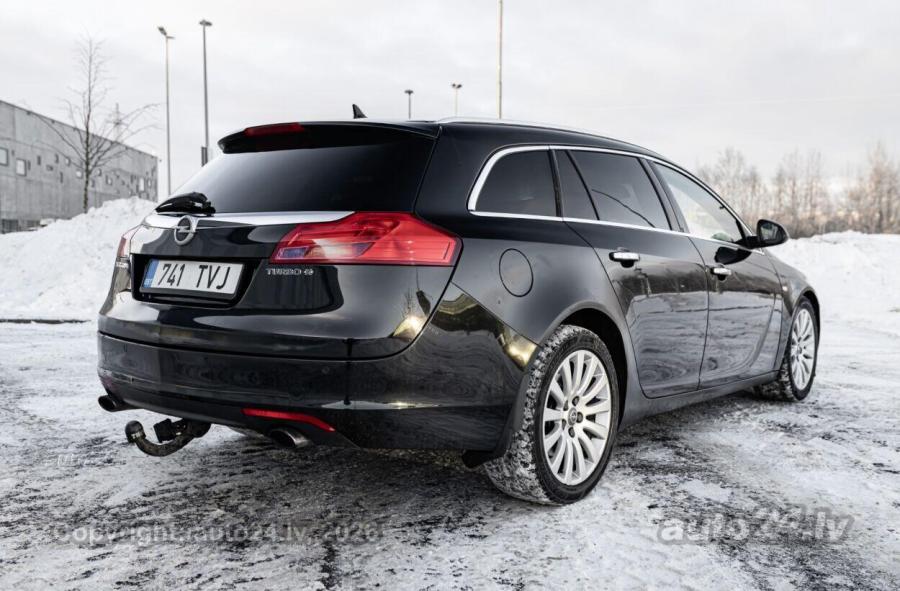 Black Opel Insignia 2009 in Tallinn, with an engine capacity of 2.00 L and mileage of 338 thousand km for 2990 €, photo 6 on AUTOMOTO.COM.LV