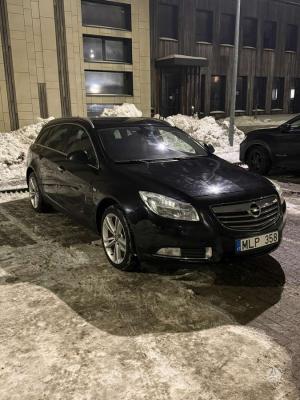 Black Opel Insignia 2009 in Pagegiai, with an engine capacity of 2.00 L and mileage of 337 thousand km for 2500 €, photo 2 on AUTOMOTO.COM.LV