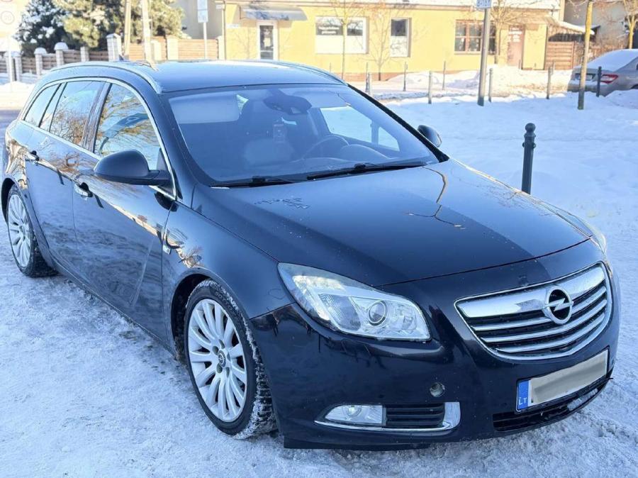 Black Opel Insignia 2009 in Kaunas, with an engine capacity of 1.96 L and mileage of 359 thousand km for 3200 €, photo 2 on AUTOMOTO.COM.LV