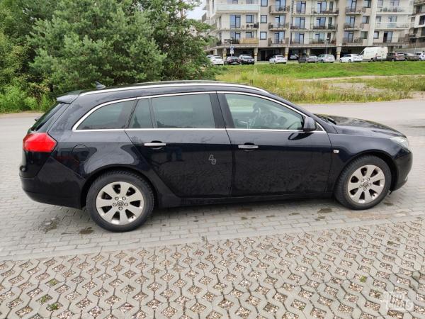 Black Opel Insignia 2009 in Vilnius, with an engine capacity of 1.80 L and mileage of 220 thousand km for 2700 €, photo 6 on AUTOMOTO.COM.LV