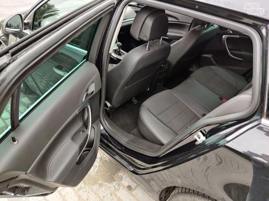 Black Opel Insignia 2009 in Vilnius, with an engine capacity of 1.80 L and mileage of 220 thousand km for 2700 €, photo 10 on AUTOMOTO.COM.LV