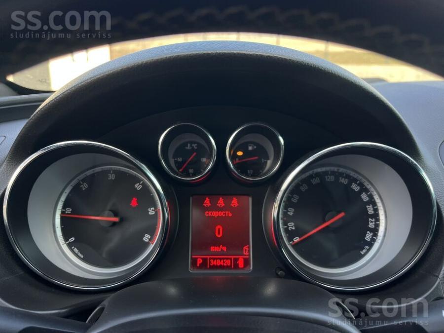 Black Opel Insignia 2009 in Riga, with an engine capacity of 2.00 L and mileage of 0 thousand km for 2490 €, photo 16 on AUTOMOTO.COM.LV