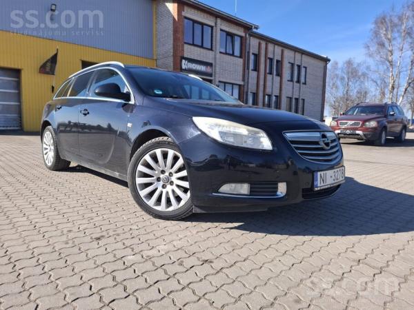 Black Opel Insignia 2009 in Talsi, with an engine capacity of 2.00 L and mileage of 244 thousand km for 3000 €, photo 2 on AUTOMOTO.COM.LV