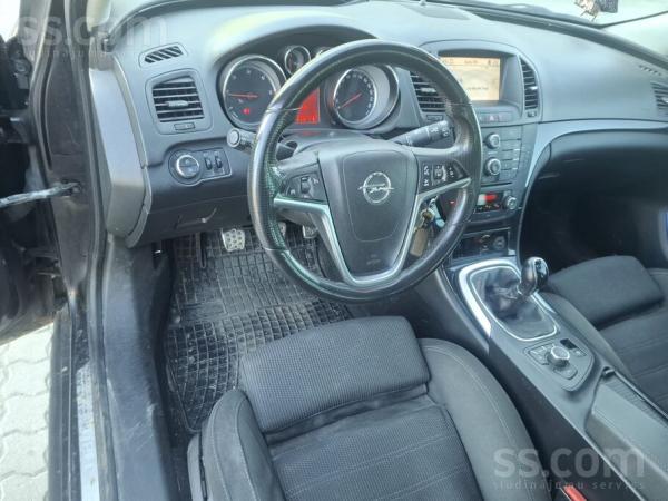 Black Opel Insignia 2009 in Talsi, with an engine capacity of 2.00 L and mileage of 244 thousand km for 3000 €, photo 7 on AUTOMOTO.COM.LV