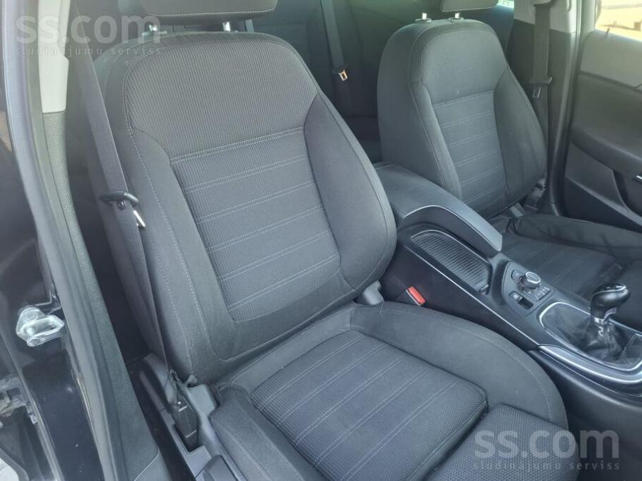 Melns Opel Insignia 2009 Talsi, ar dzinēja tilpumu 2.00 L un nobraukumu 244 tūkst. km par 3000 €, foto 12 vietnē AUTOMOTO.COM.LV