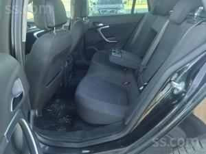 Melns Opel Insignia 2009 Talsi, ar dzinēja tilpumu 2.00 L un nobraukumu 244 tūkst. km par 3000 €, foto 13 vietnē AUTOMOTO.COM.LV