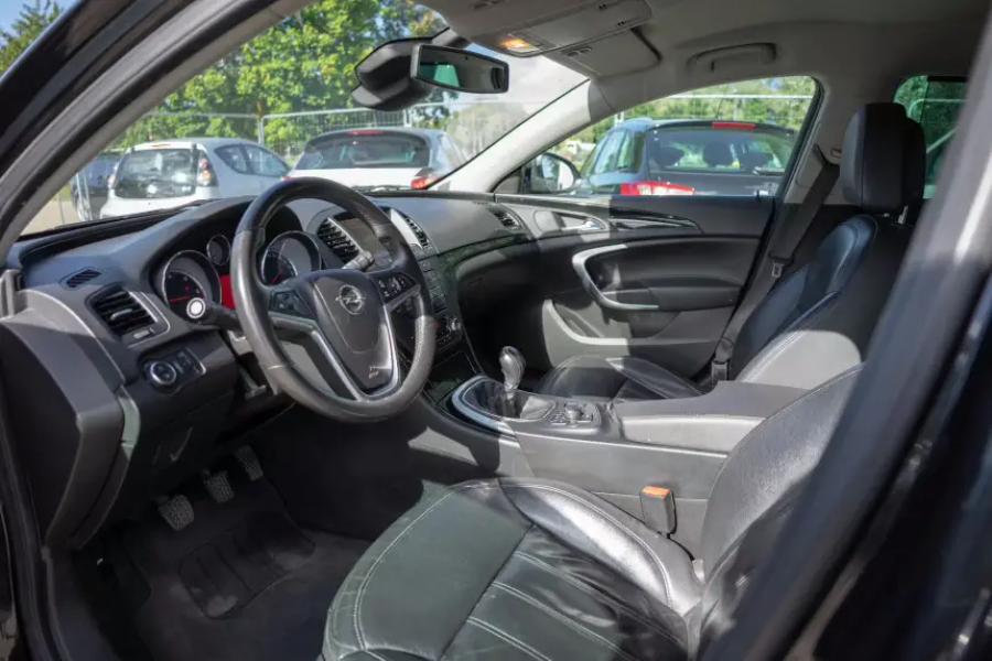 Melns Opel Insignia 2009 Liepāja, ar dzinēja tilpumu 2.00 L un nobraukumu 319 tūkst. km par 3500 €, foto 7 vietnē AUTOMOTO.COM.LV