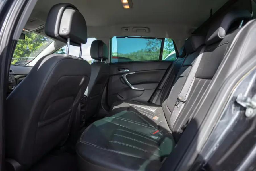 Melns Opel Insignia 2009 Liepāja, ar dzinēja tilpumu 2.00 L un nobraukumu 319 tūkst. km par 3500 €, foto 8 vietnē AUTOMOTO.COM.LV