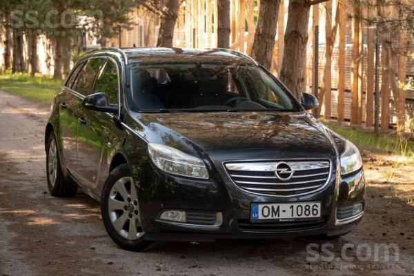 Black Opel Insignia 2009 in Tukums, with an engine capacity of 1.80 L and mileage of 158 thousand km for 4490 €, photo 1 on AUTOMOTO.COM.LV