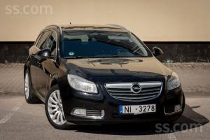 Black Opel Insignia 2009 in Talsi, with an engine capacity of 2.00 L and mileage of 247 thousand km for 2990 €, photo  on AUTOMOTO.COM.LV