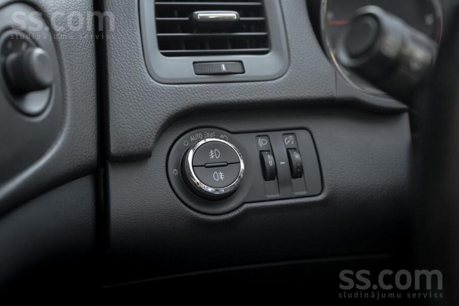 Melns Opel Insignia 2009 Talsi, ar dzinēja tilpumu 2.00 L un nobraukumu 247 tūkst. km par 2990 €, foto 15 vietnē AUTOMOTO.COM.LV