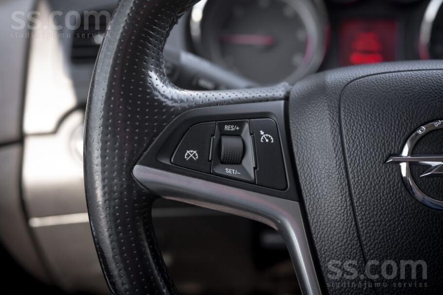 Melns Opel Insignia 2009 Talsi, ar dzinēja tilpumu 2.00 L un nobraukumu 247 tūkst. km par 2990 €, foto 17 vietnē AUTOMOTO.COM.LV