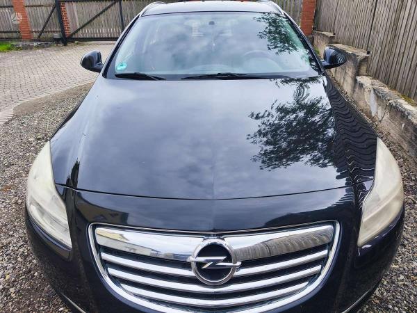 Black Opel Insignia 2009 in Siauliai, with an engine capacity of 1.80 L and mileage of 340 thousand km for 1500 €, photo 3 on AUTOMOTO.COM.LV