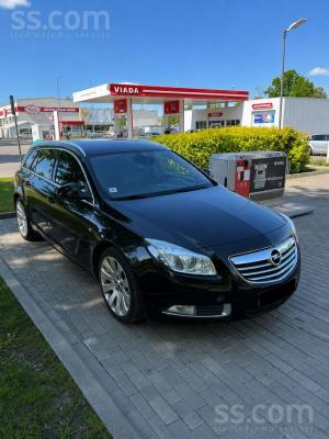 Black Opel Insignia 2009 in Jelgava, with an engine capacity of 2.00 L and mileage of 378 thousand km for 800 €, photo  on AUTOMOTO.COM.LV