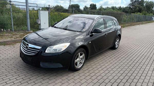 Black Opel Insignia 2009 in Marijampole, with an engine capacity of 1.80 L and mileage of 198 thousand km for 2300 €, photo 1 on AUTOMOTO.COM.LV