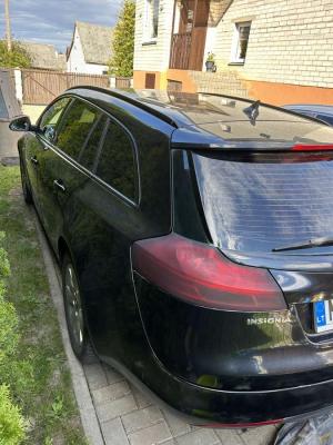 Black Opel Insignia 2009 in Kelme, with an engine capacity of 1.96 L and mileage of 247 thousand km for 1799 €, photo 8 on AUTOMOTO.COM.LV
