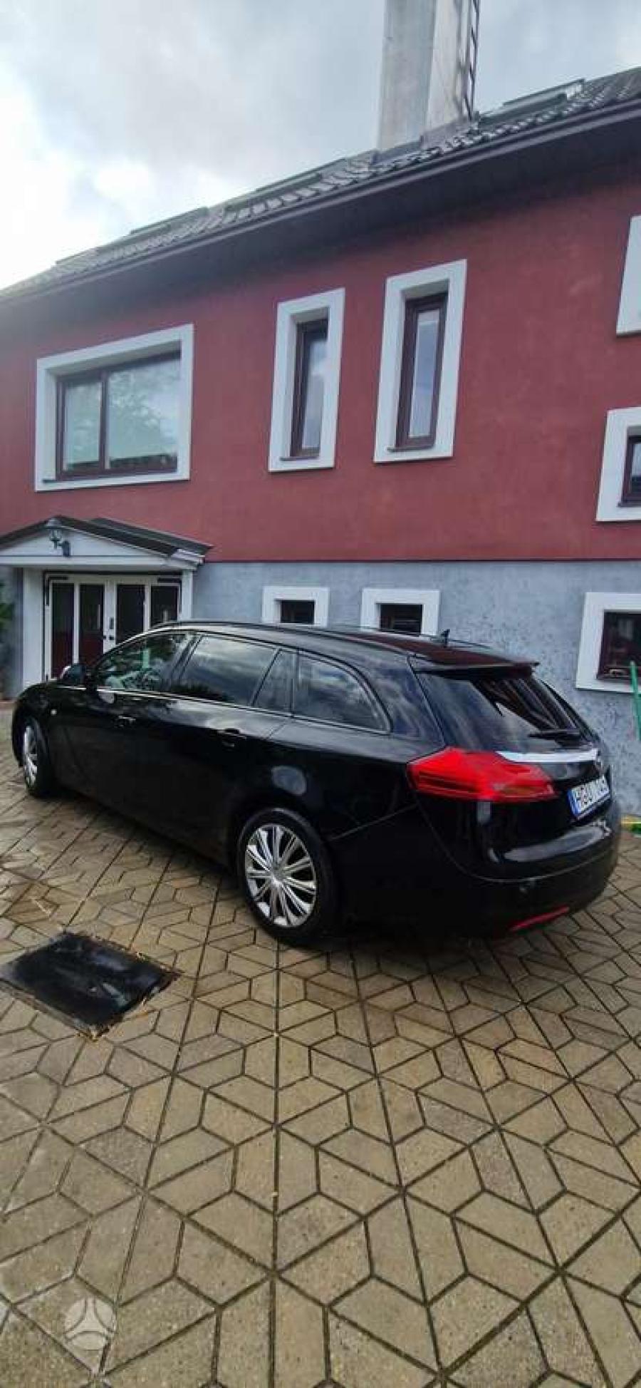 Black Opel Insignia 2009 in Kaunas, with an engine capacity of 2.00 L and mileage of 520 thousand km for 850 €, photo 3 on AUTOMOTO.COM.LV