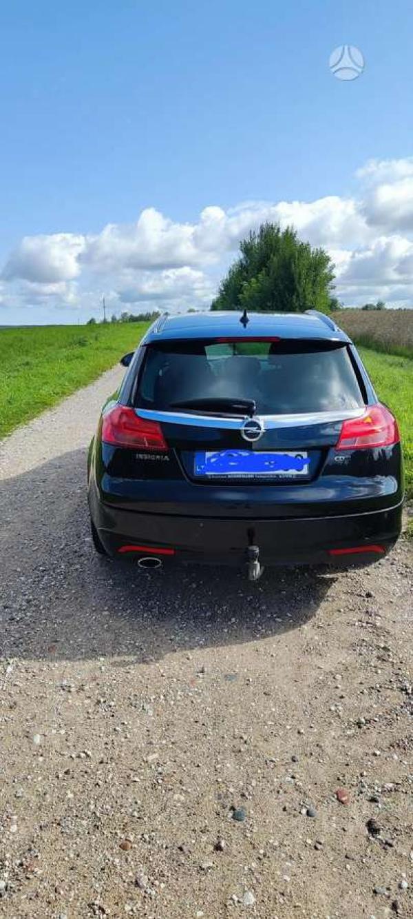 Black Opel Insignia 2009 in Raseiniai, with an engine capacity of 1.96 L and mileage of 277 thousand km for 3150 €, photo 3 on AUTOMOTO.COM.LV